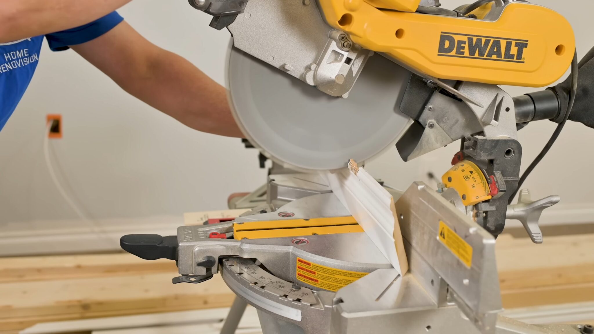 How to Cut Crown Molding Angles With a Miter Saw - Straightforward ...